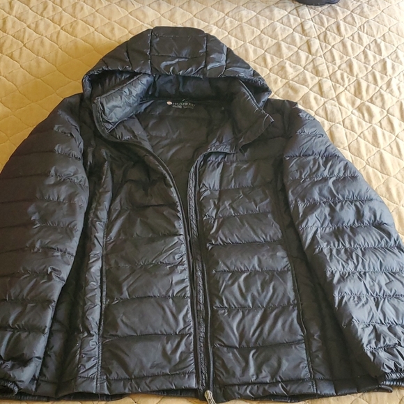heatkeep | Jackets & Coats | Black Puffer Jacket With Hood | Poshmark